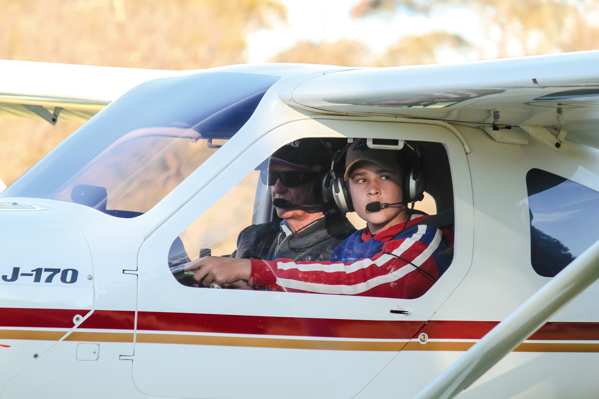 FIFTEEN & FLYING - SportPilot