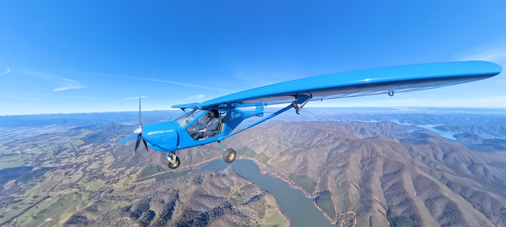 THE FLYING SADDLE FITTER AND A TRICKY STRIP - SportPilot
